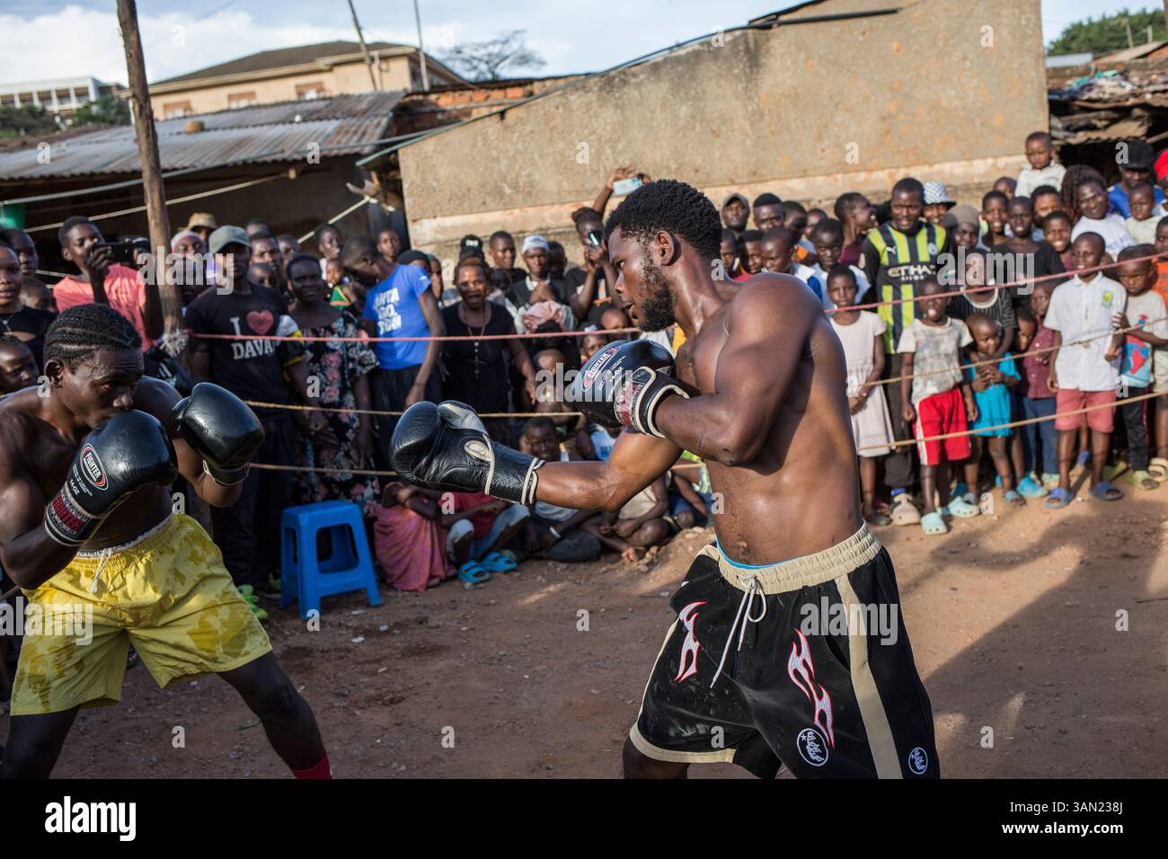 Boxing in Katanga slum, Kampala, Uganda, Africa Stock Photo - Alamy