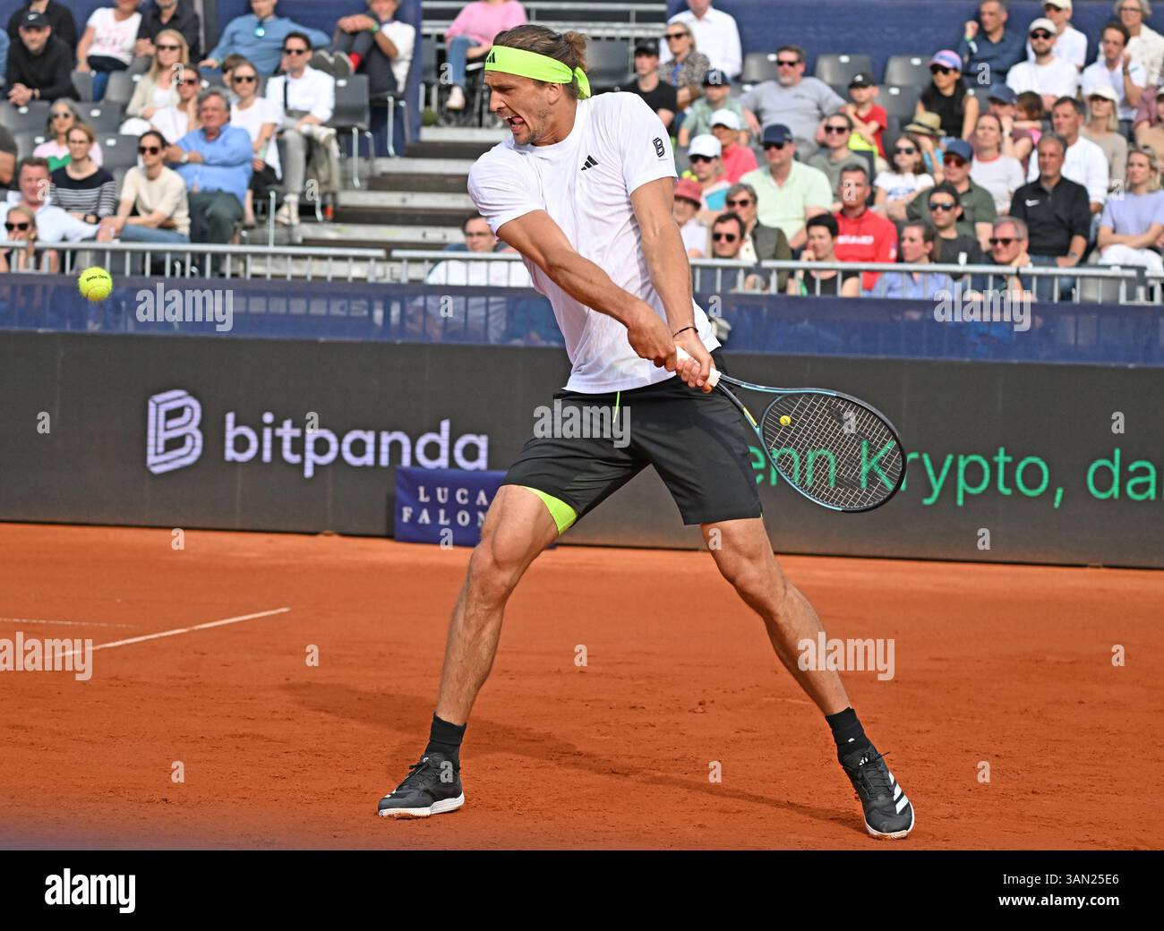 14 April 2025, Bavaria, Munich: Tennis, ATP Tour - Munich, Singles, Men ...
