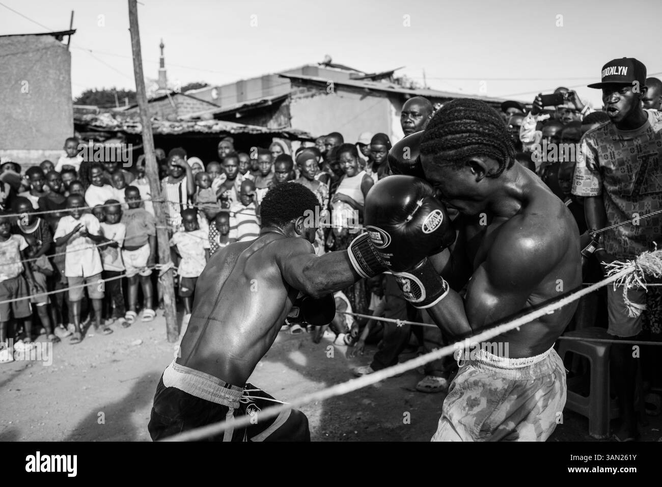 Boxing in Katanga slum, Kampala, Uganda, Africa Stock Photo - Alamy