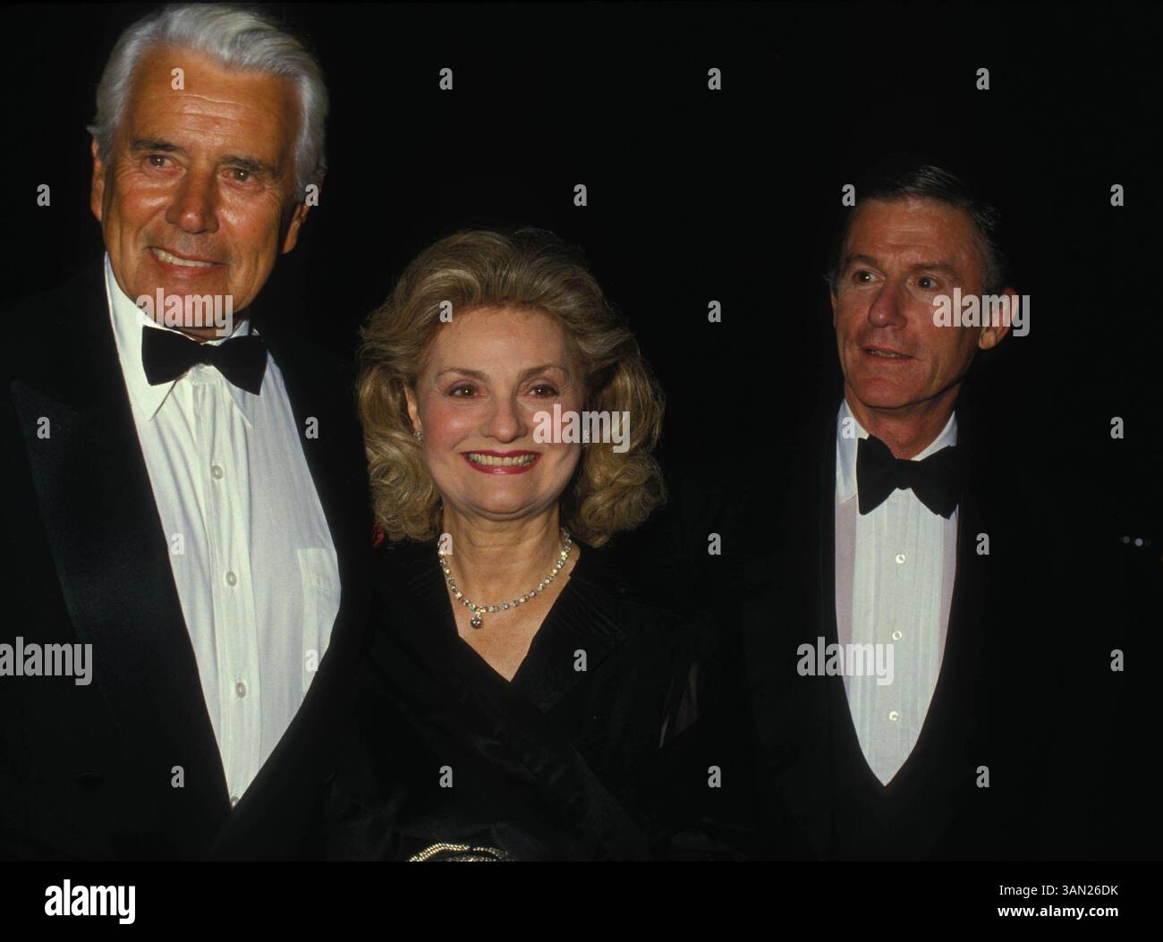 Dec. 00, 1987 - JOHN FORSYTHE WITH HIS WIFE JULIE WARREN AND RODDY MCDOWELL 1987.# 14659 ...