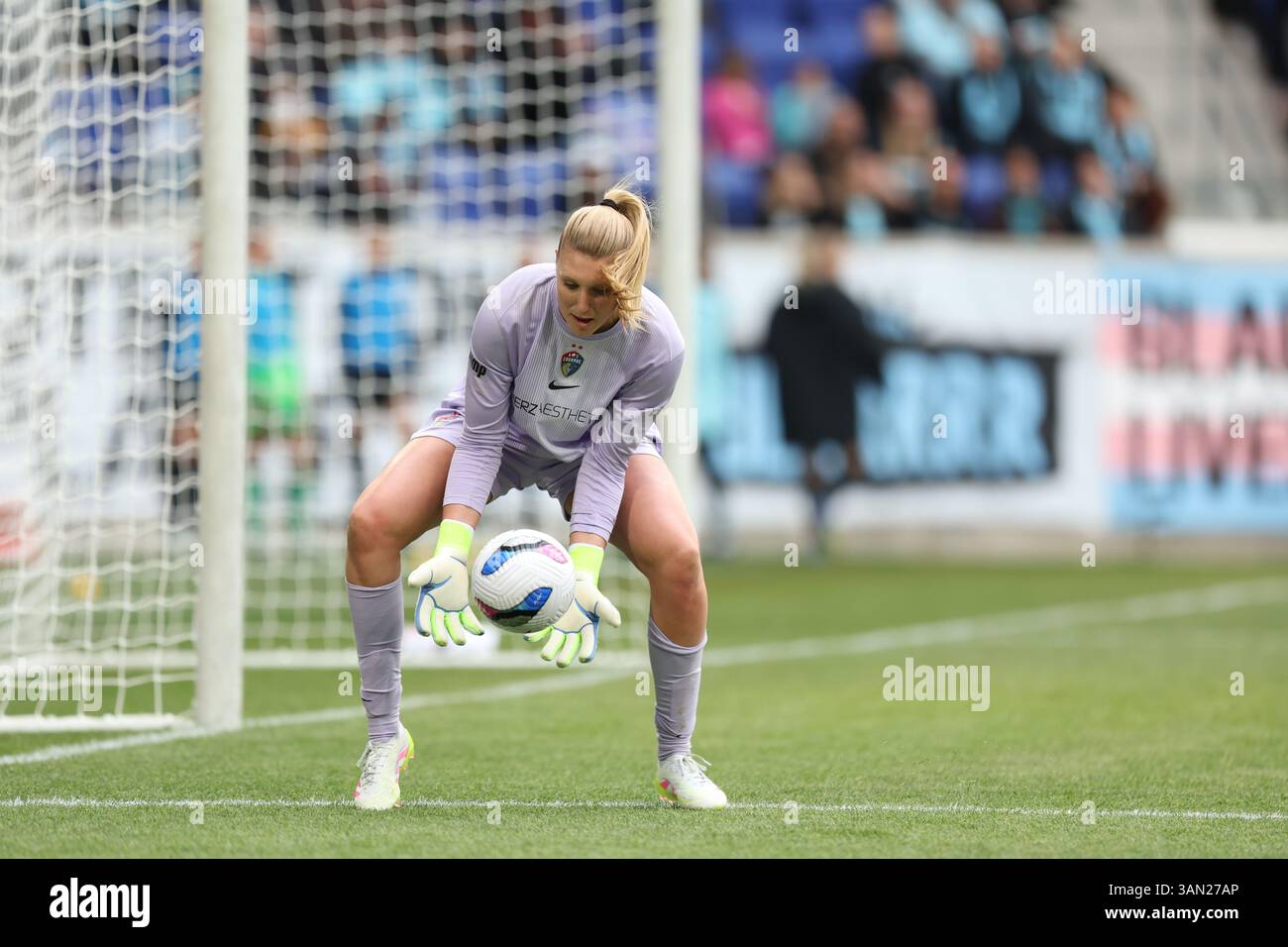 North Carolina Courage goalie Casey Murphy #1 covers ball during action ...