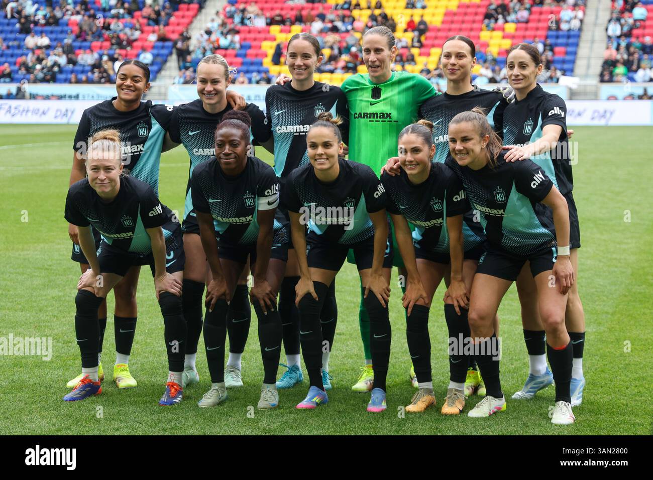 Gotham FC players pose for a photo before the National Women's Soccer ...
