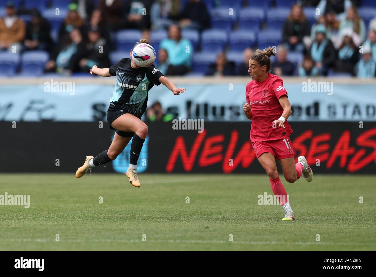 Soccer players engage hi-res stock photography and images - Alamy