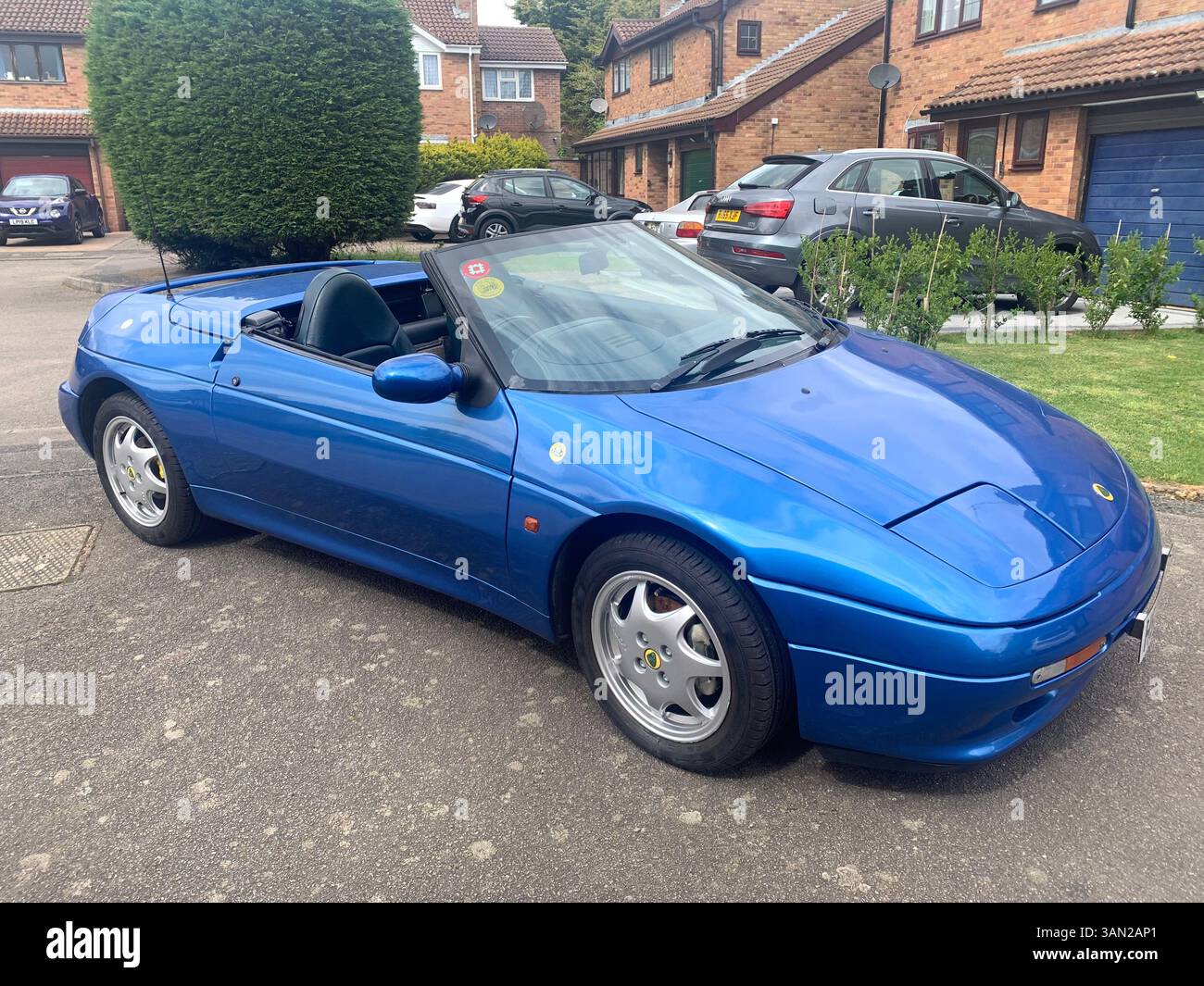 Lotus sports car Elan M100 turbo 1990 sporty fast historic history blue ...
