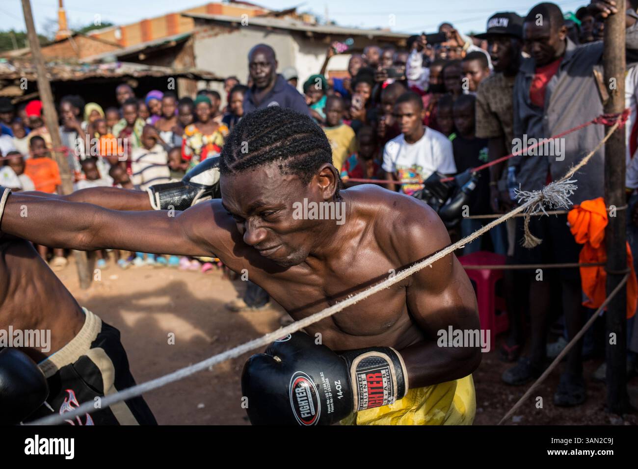 Boxing in Katanga slum, Kampala, Uganda, Africa Stock Photo - Alamy