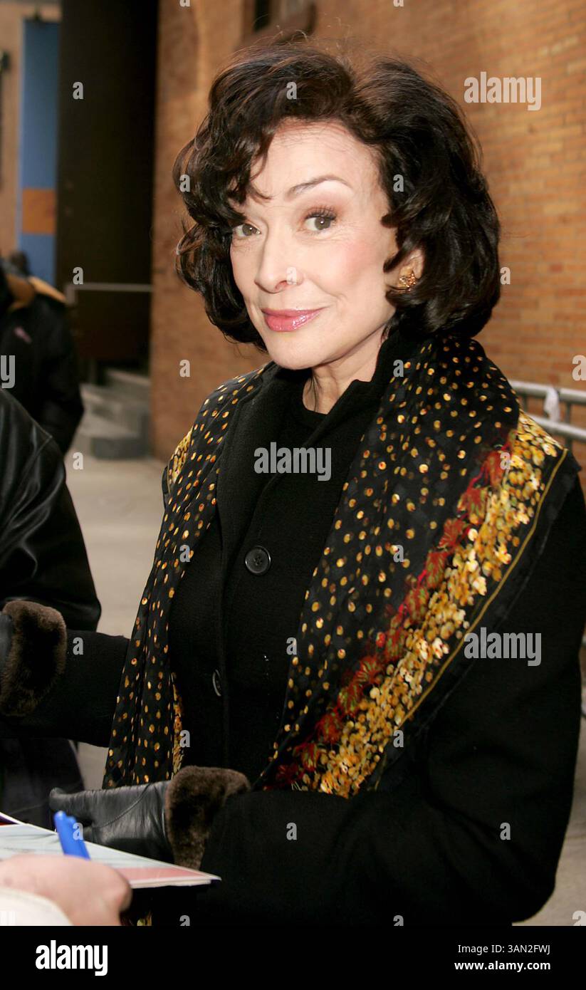 Dixie carter designing women hi-res stock photography and images - Alamy