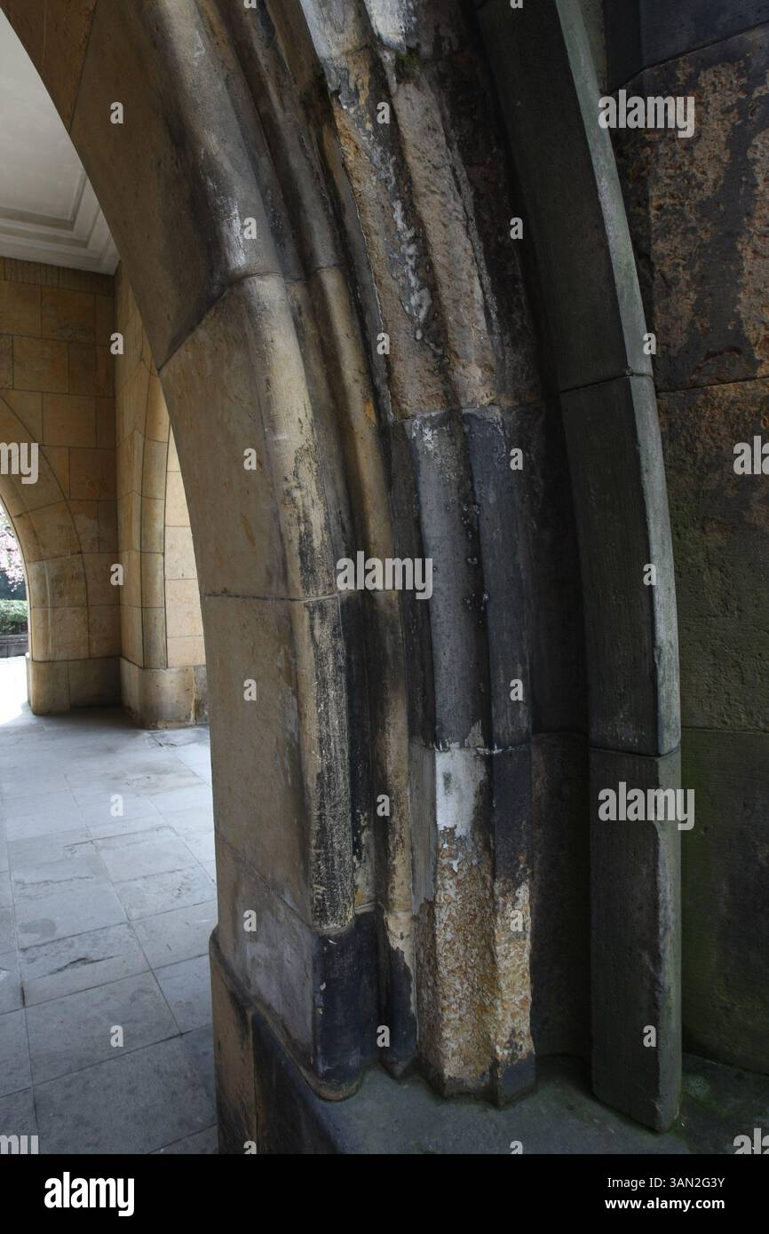 Apr 06, 2010 - Tokyo, Japan - Yasuda Kodo University became a symbol of ...