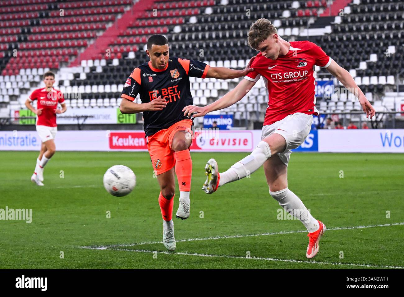 ALKMAAR - (l-r) Bilal Ould-Chikh of FC Volendam, Maxim Dekker of Jong ...