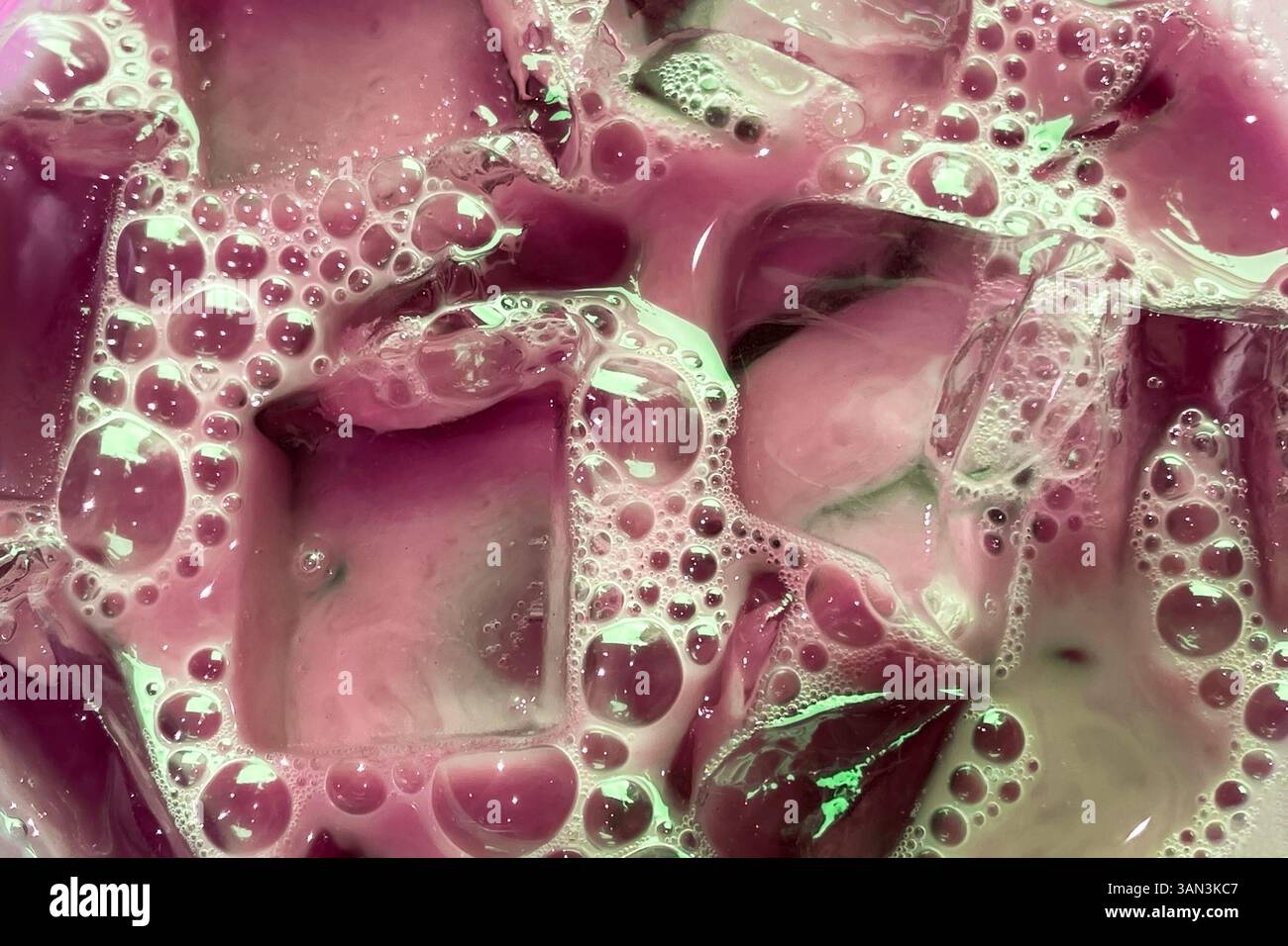 Macro texture of soda with bubbles and translucent ice Stock Photo - Alamy