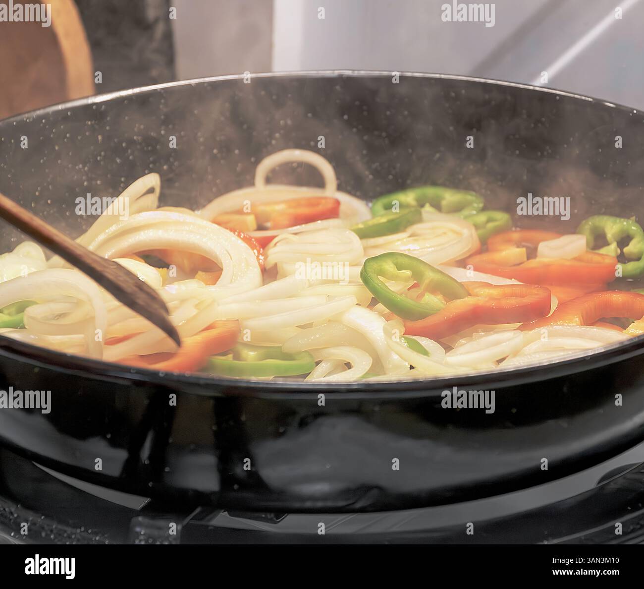 Healthy cooking sauteing garden hi-res stock photography and images - Alamy