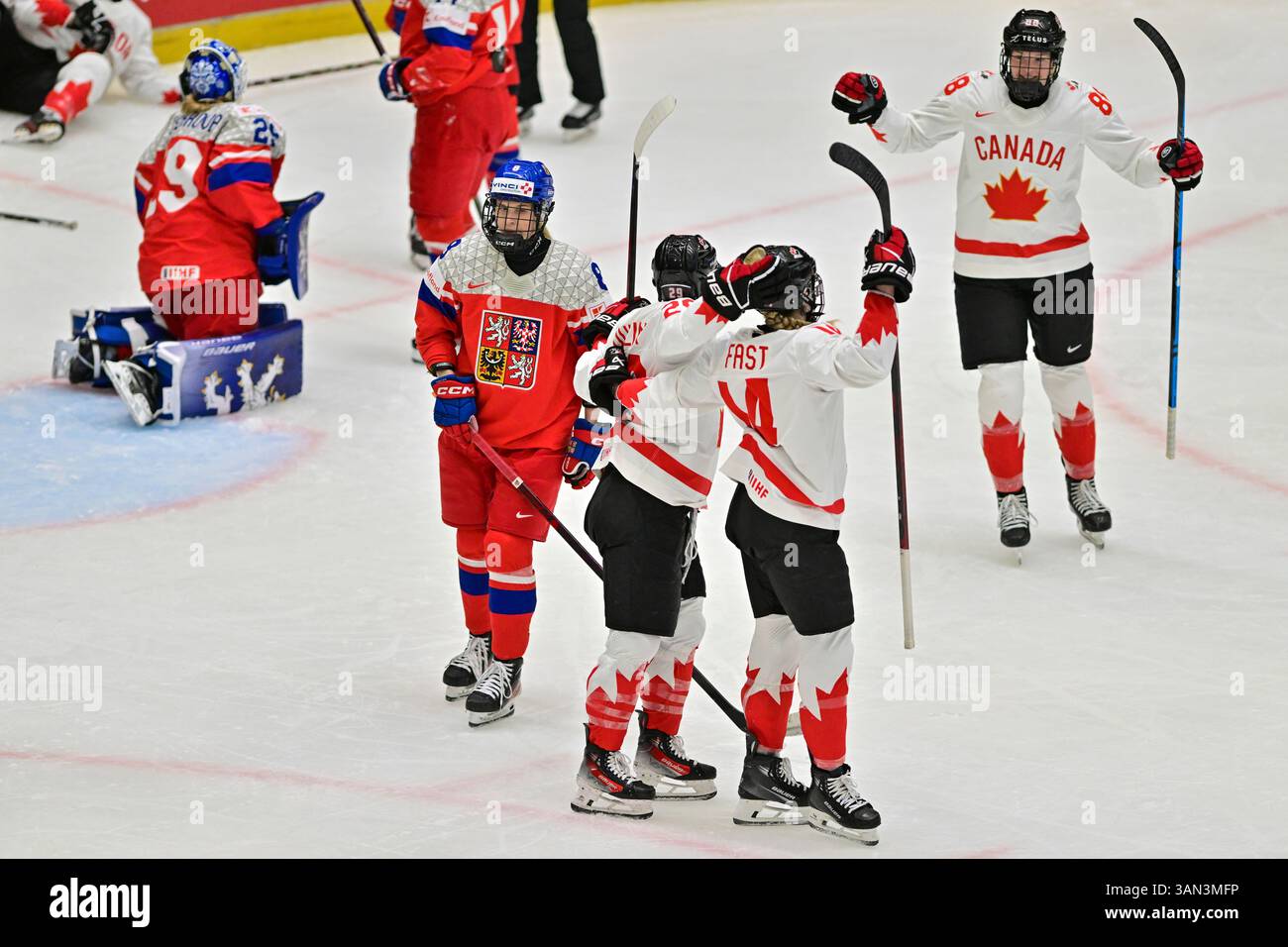 Budweis, Czech Republic. 14th Apr, 2025. Julia Gosling (CAN; right ...