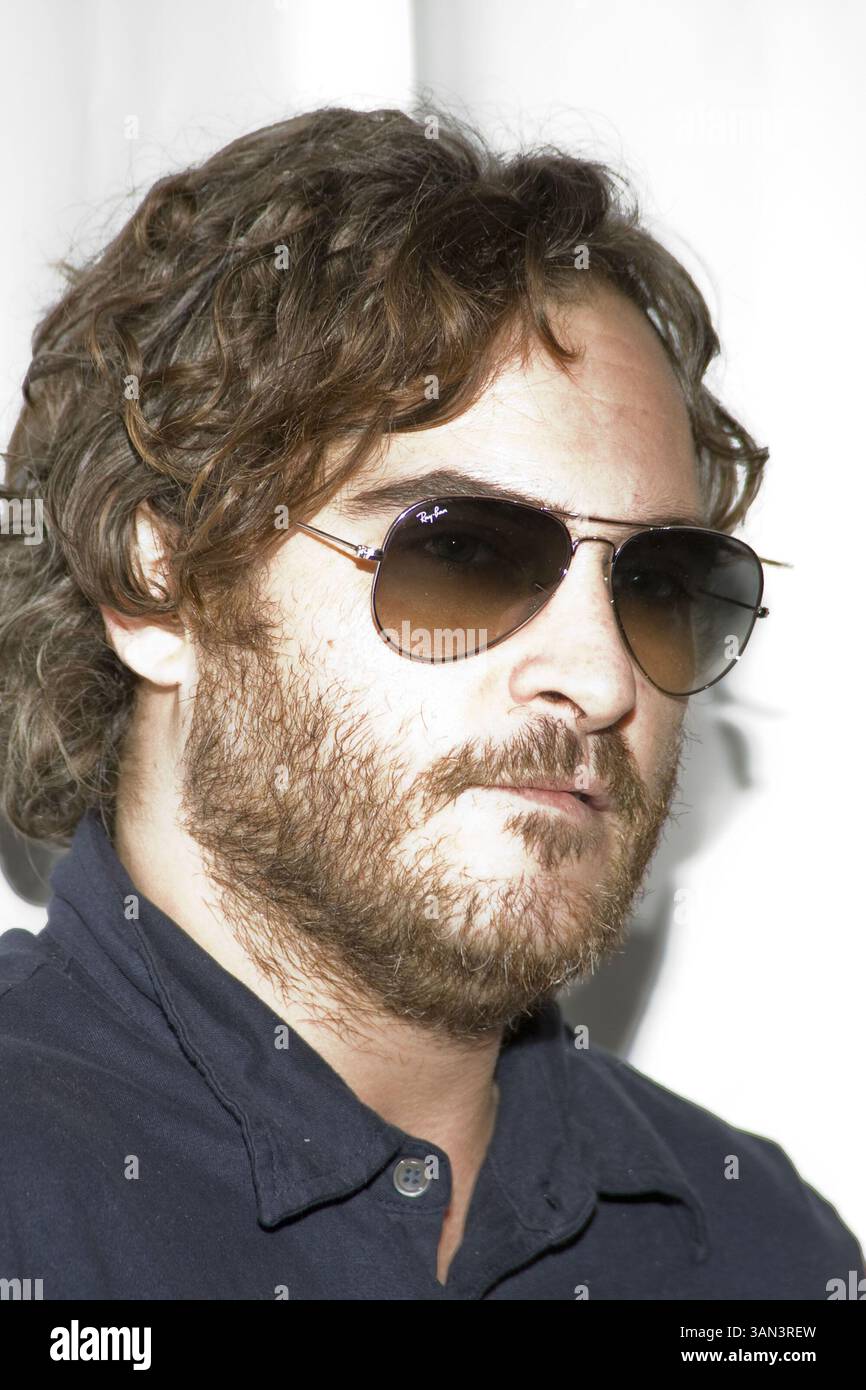 Oct 27, 2008 - San Francisco, CA, USA - Hollywood star Joaquin Phoenix ...