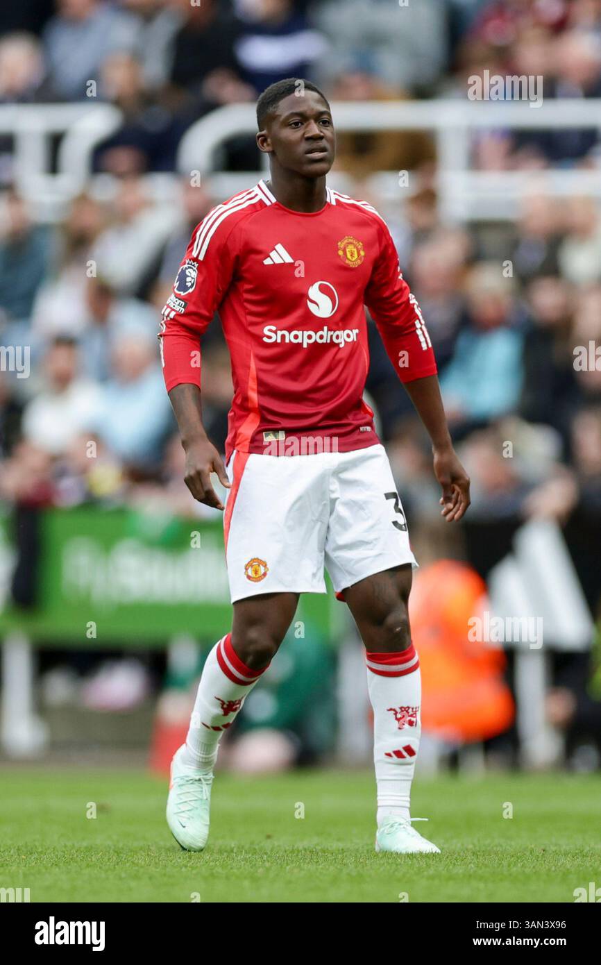 Newcastle, UK. 13th Apr, 2025. Manchester United midfielder Kobbie ...