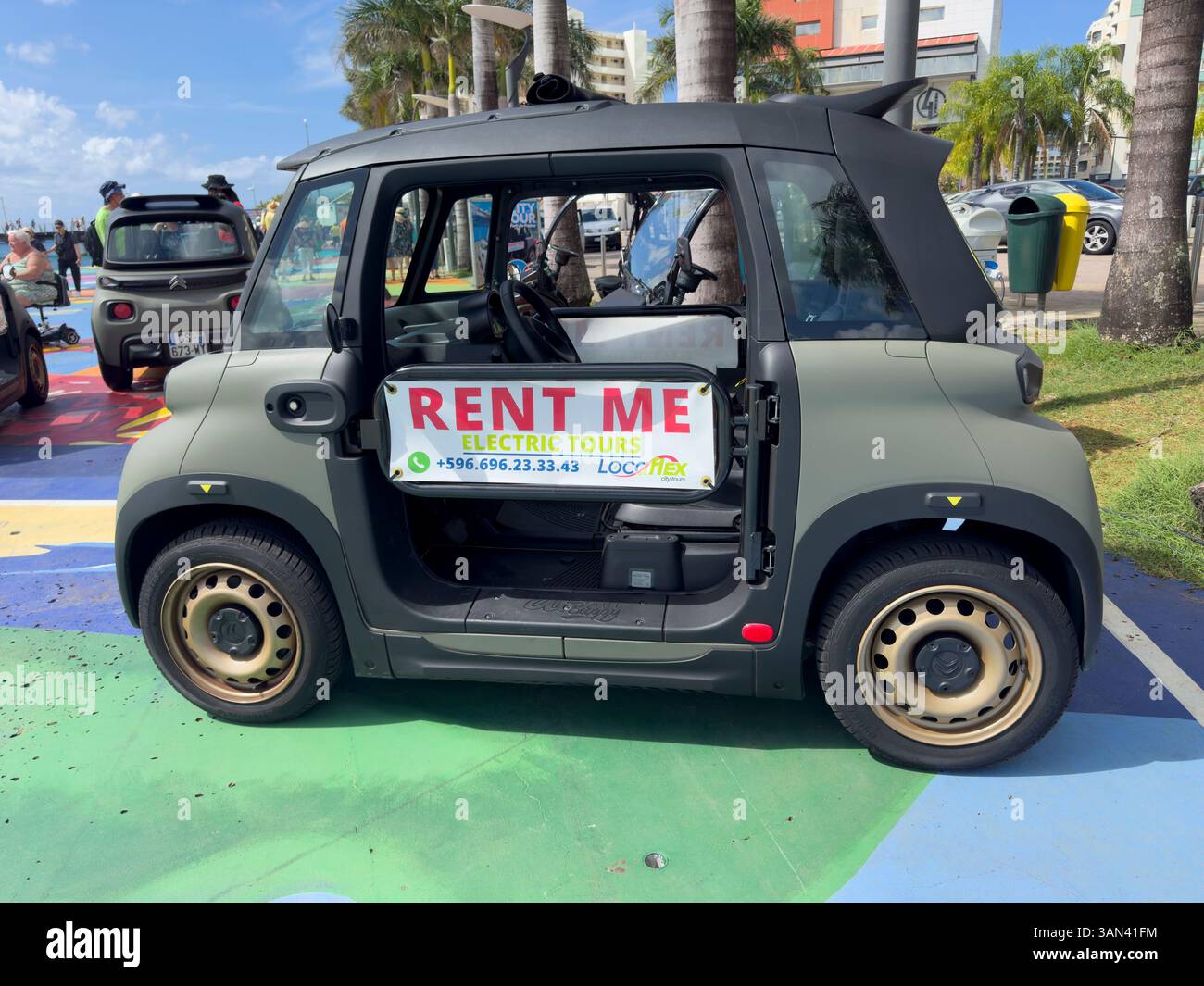 Ev car concept eco smartphone stock photos and images - Alamy