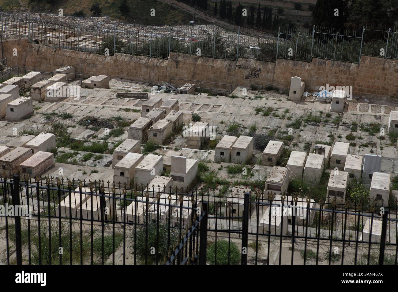 Gravestones in the famous Mt. of Olives Jewish cemetery, the world's ...