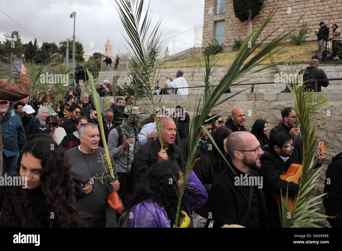 Christian pilgrims the world over sing & pray as they walk on Mt ...