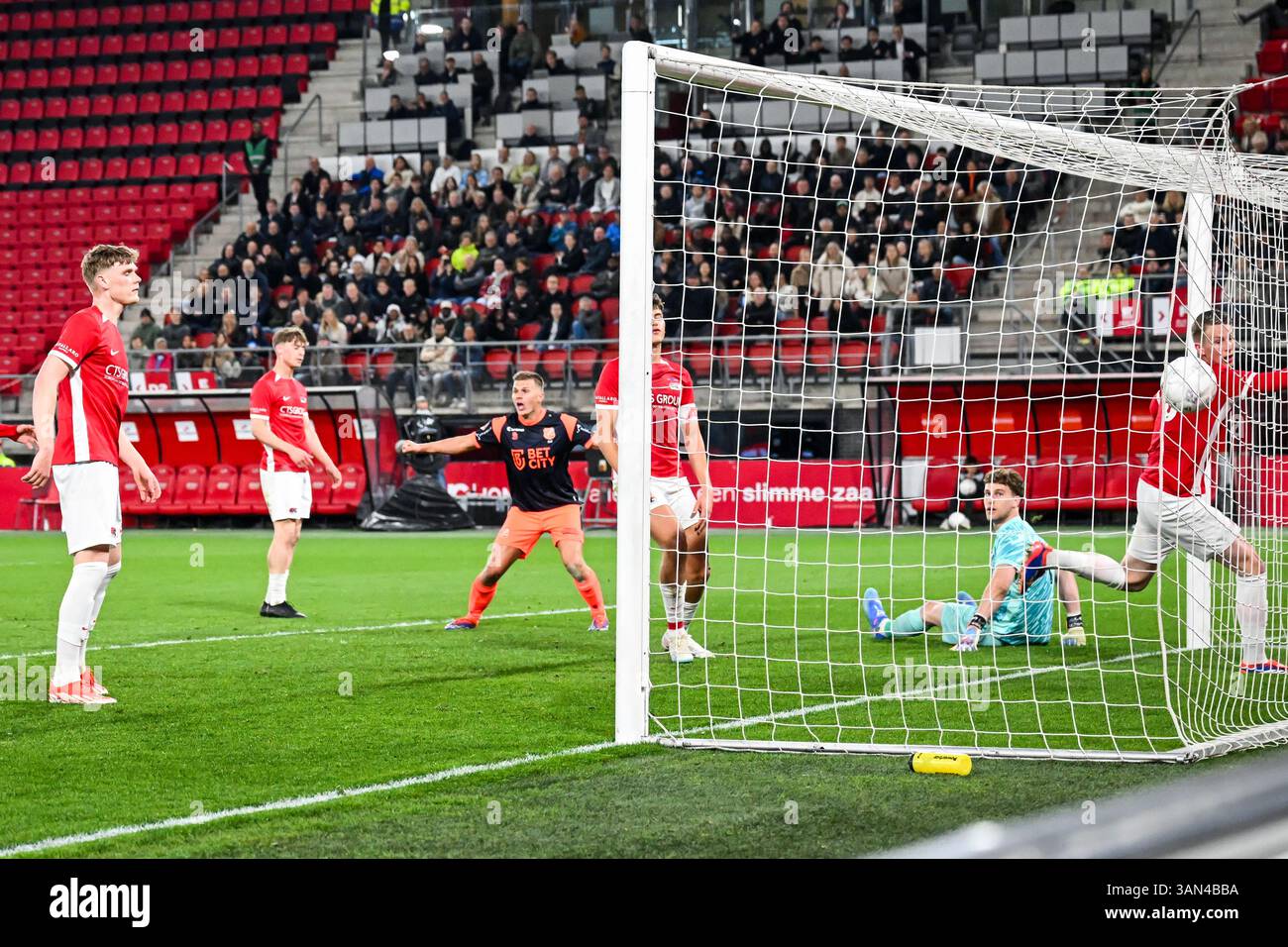 ALKMAAR - Alex Plat of FC Volendam scores the 0-1 during the Dutch ...