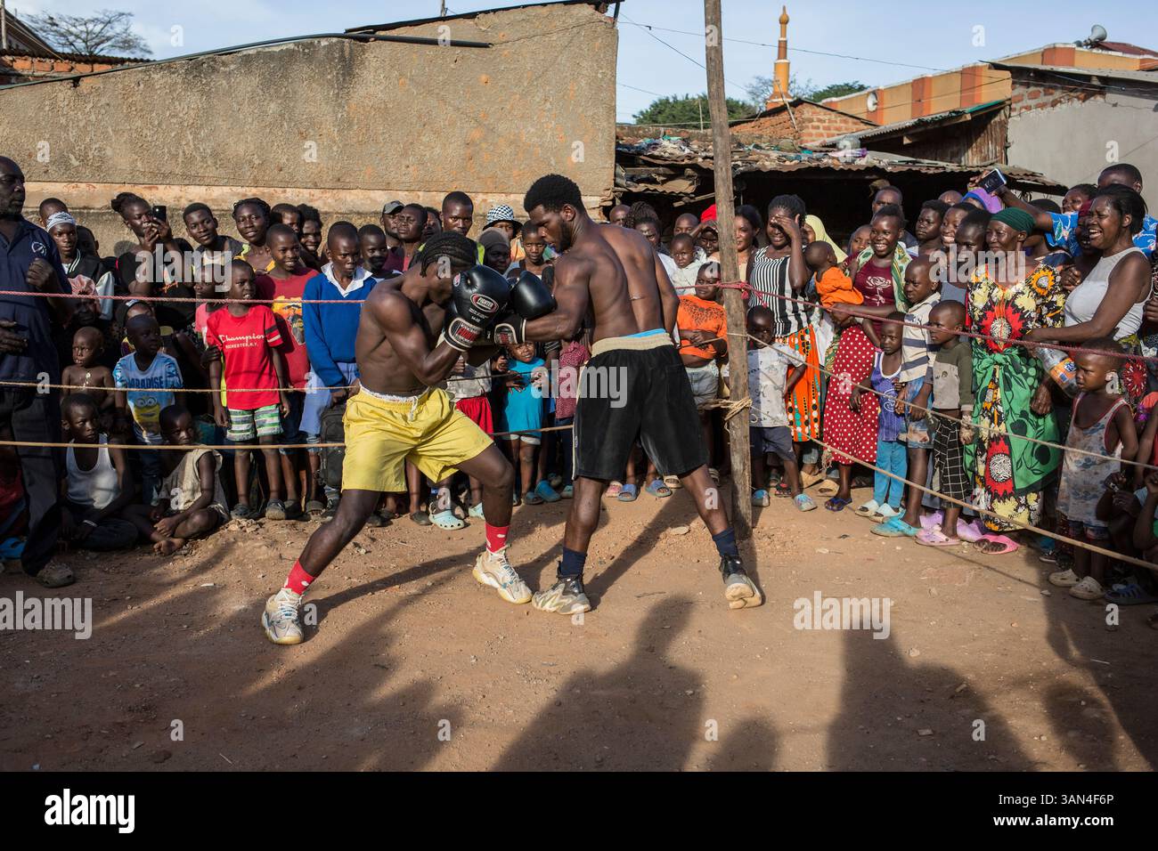Boxing in Katanga slum, Kampala, Uganda, Africa Stock Photo - Alamy