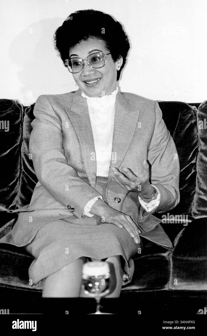CORAZON AQUINO during her first United States press conference.Photo by ...