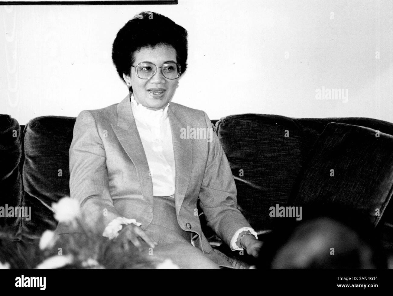 CORAZON AQUINO during her first United States press conference.Photo by ...