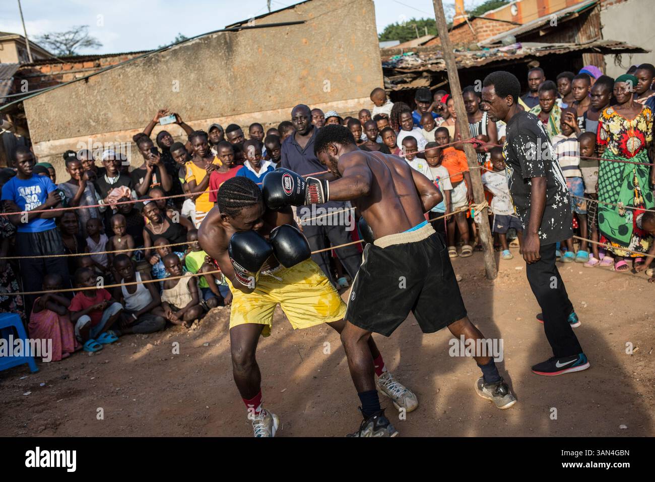 Boxing in Katanga slum, Kampala, Uganda, Africa Stock Photo - Alamy