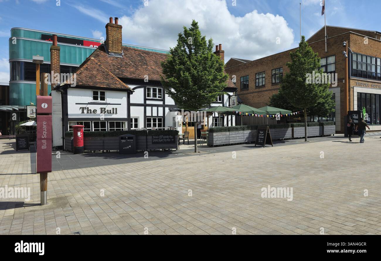 The Bull Pub at Bracknell Lexicon Centre Stock Photo - Alamy
