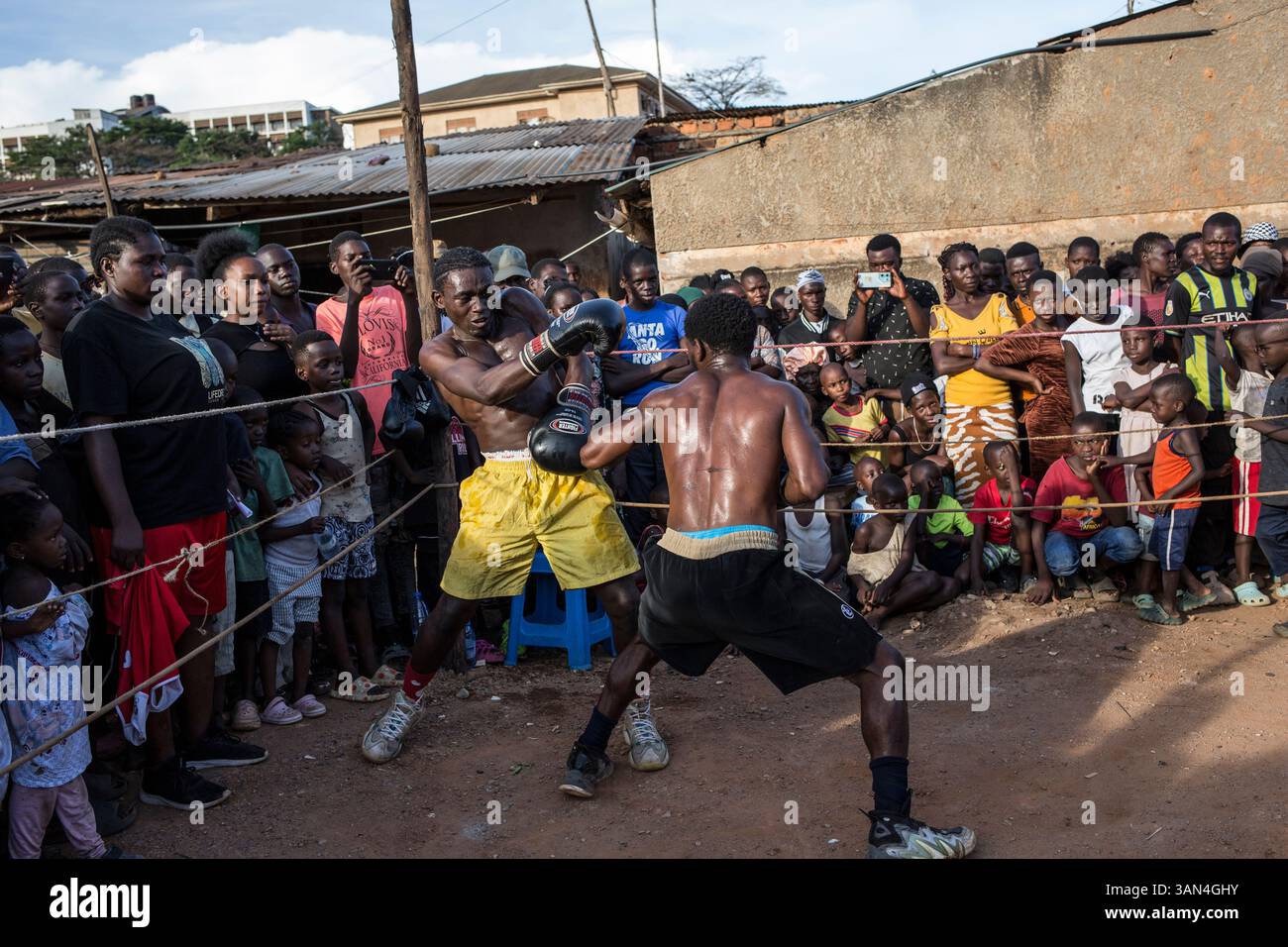 Boxing in Katanga slum, Kampala, Uganda, Africa Stock Photo - Alamy
