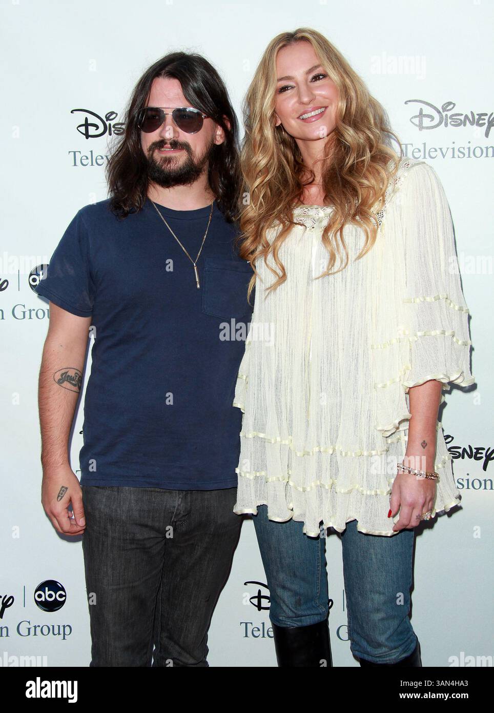 Aug 08, 2009 - Pasadena, California, USA - Singer/songwriter SHOOTER ...