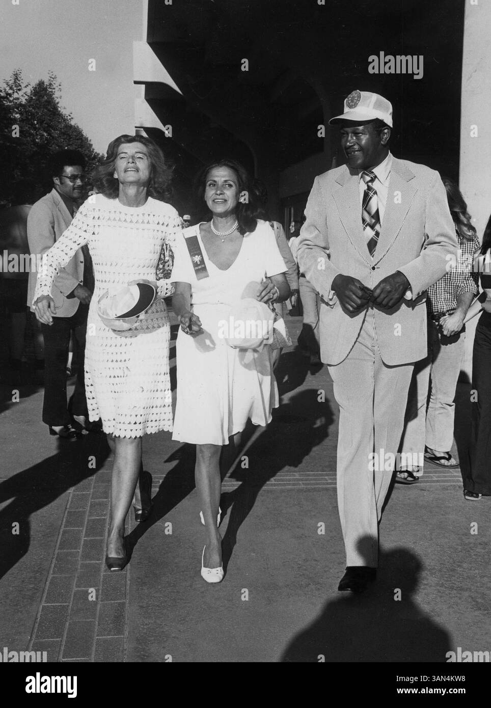EUNICE KENNEDY SHRIVER with JANYCE SARNOFF and Los Angeles Mayor TOM ...