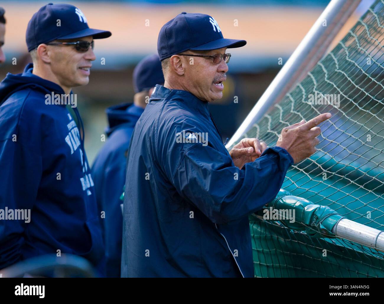 Former new york yankee baseball coach hi-res stock photography and ...