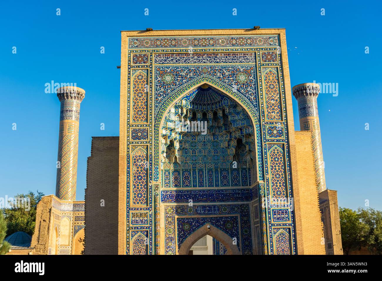 Gate of Amir Temur Gur e Amir Mosque in Samarkand, Uzbekistan ...
