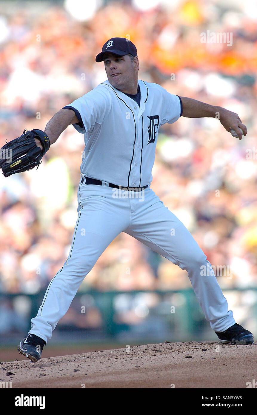 July 20, 2007: Detroit starting pitcher #37 Kenny Rogers winds up to ...