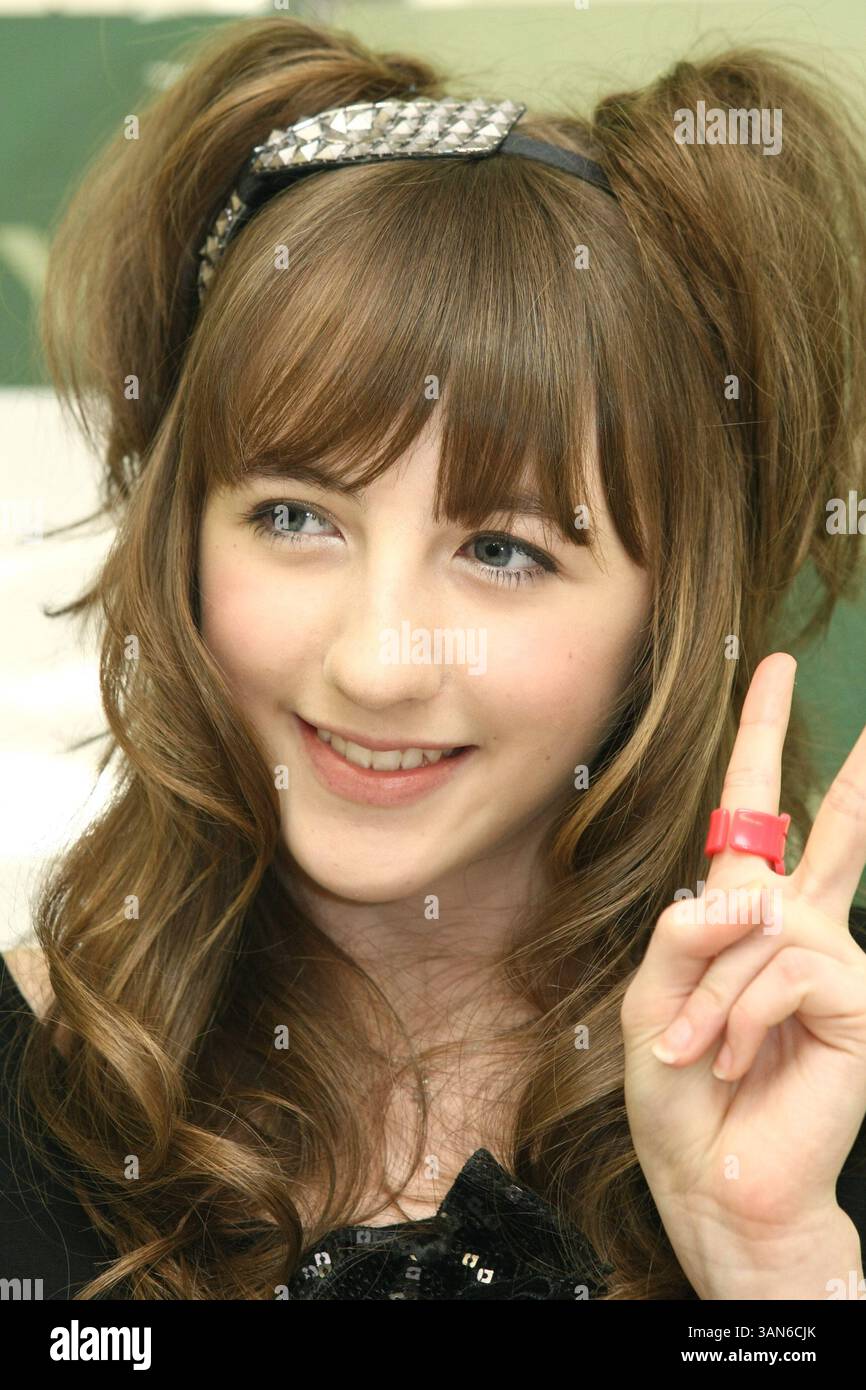 Apr 29, 2010 - Tokyo, Japan - Manx pop singer BECKII CRUEL aka REBECCA ...