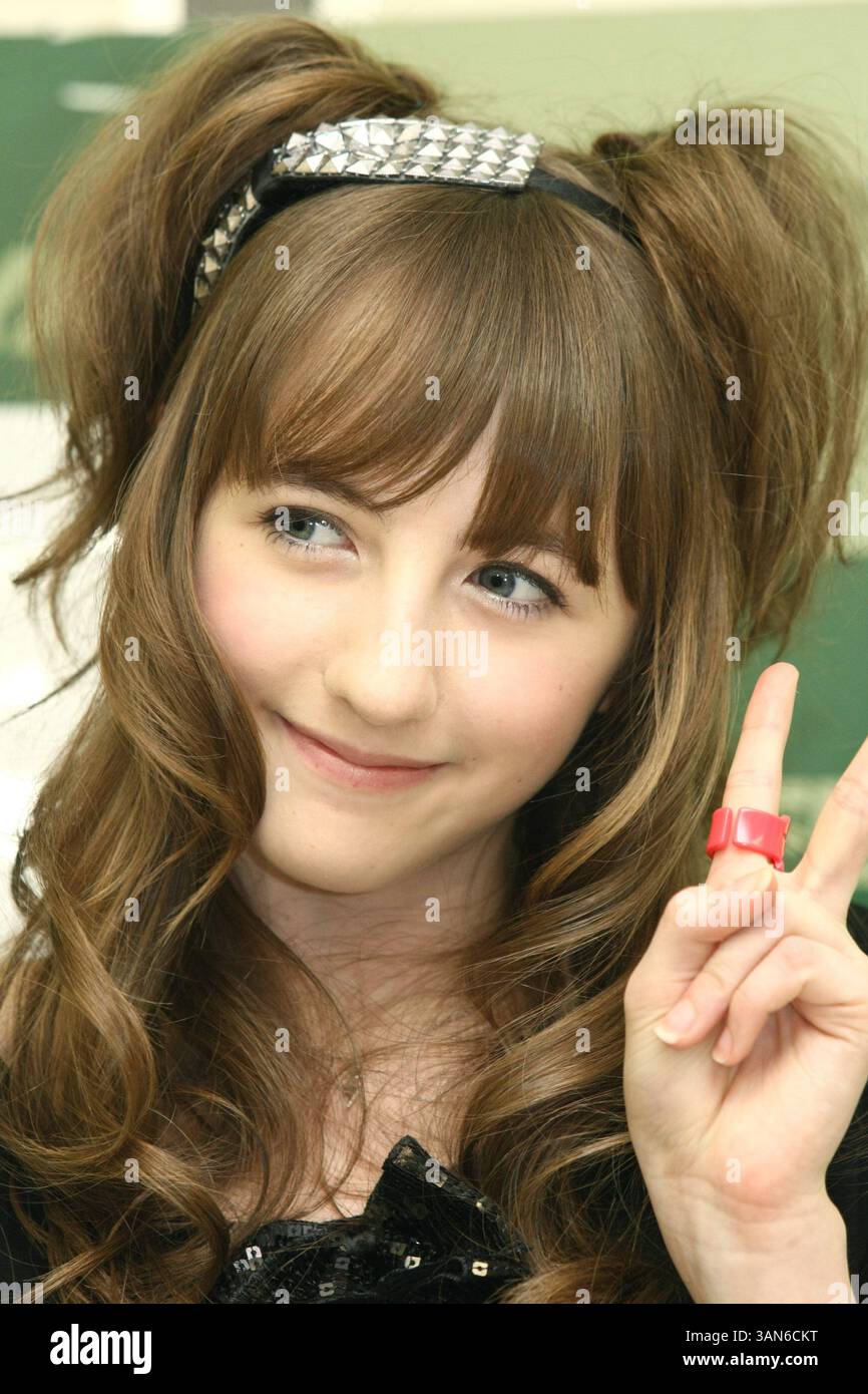 Apr. 29, 2010 - Tokyo, Japan - Manx pop singer BECKII CRUEL aka REBECCA ...