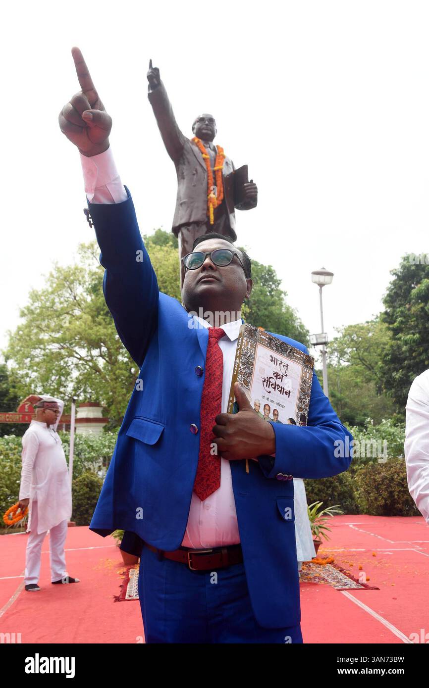 Patna, India. 14th Apr, 2025. PATNA, INDIA - APRIL 14: An artist dress ...