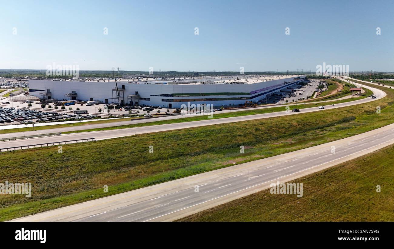 Austin, Texas, USA. 14th Apr, 2025. The Tesla Gigafactory, located just ...