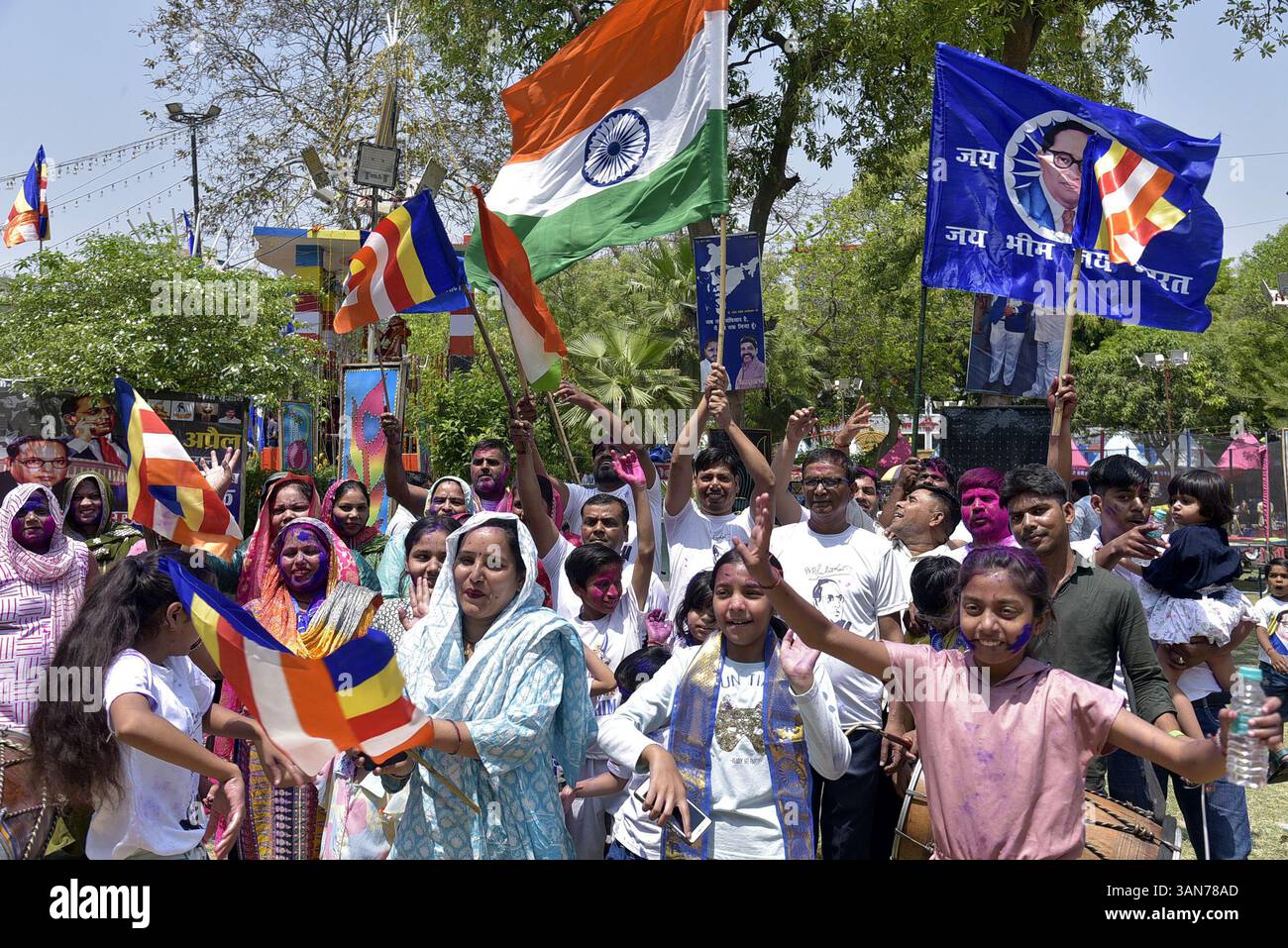 GHAZIABAD, INDIA - APRIL 14: Women dancing and singing while paying ...