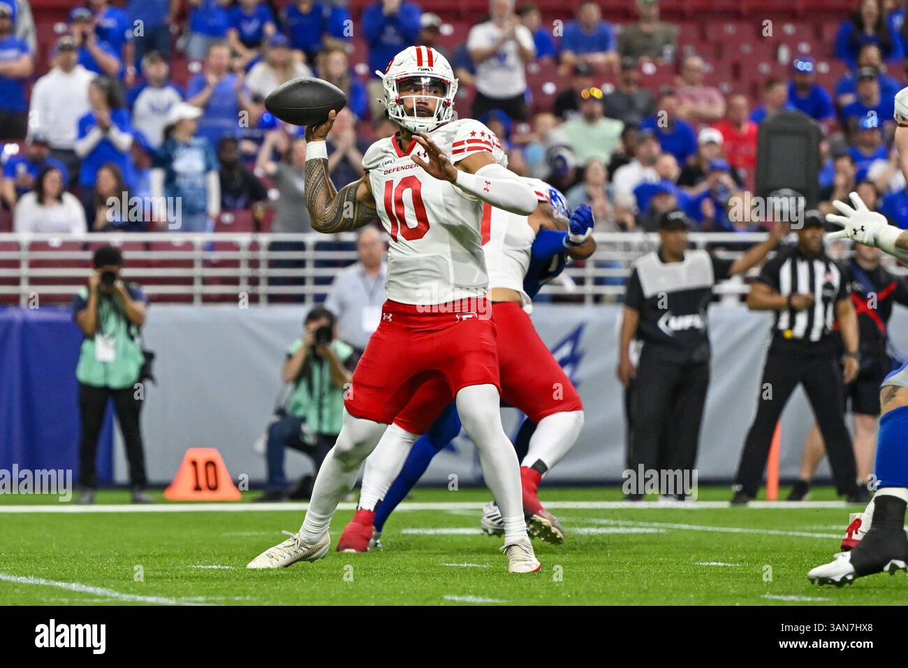 St. Louis, Missouri, USA. 13th Apr, 2025. DC Defenders quarterback ...