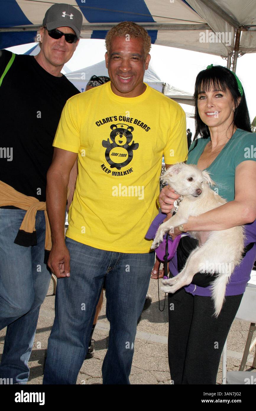 I14520CHW .Celebrities Support ''Thirst For Life'' And Join The 2009 ...