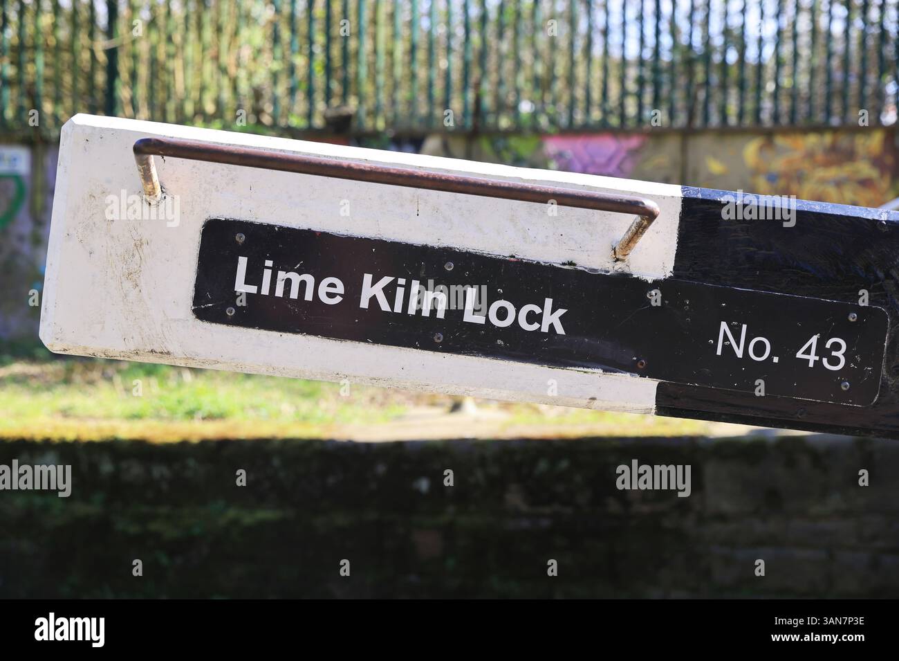 Lime Kiln Lock on the Grand Union Canal in Leicester, in spring ...