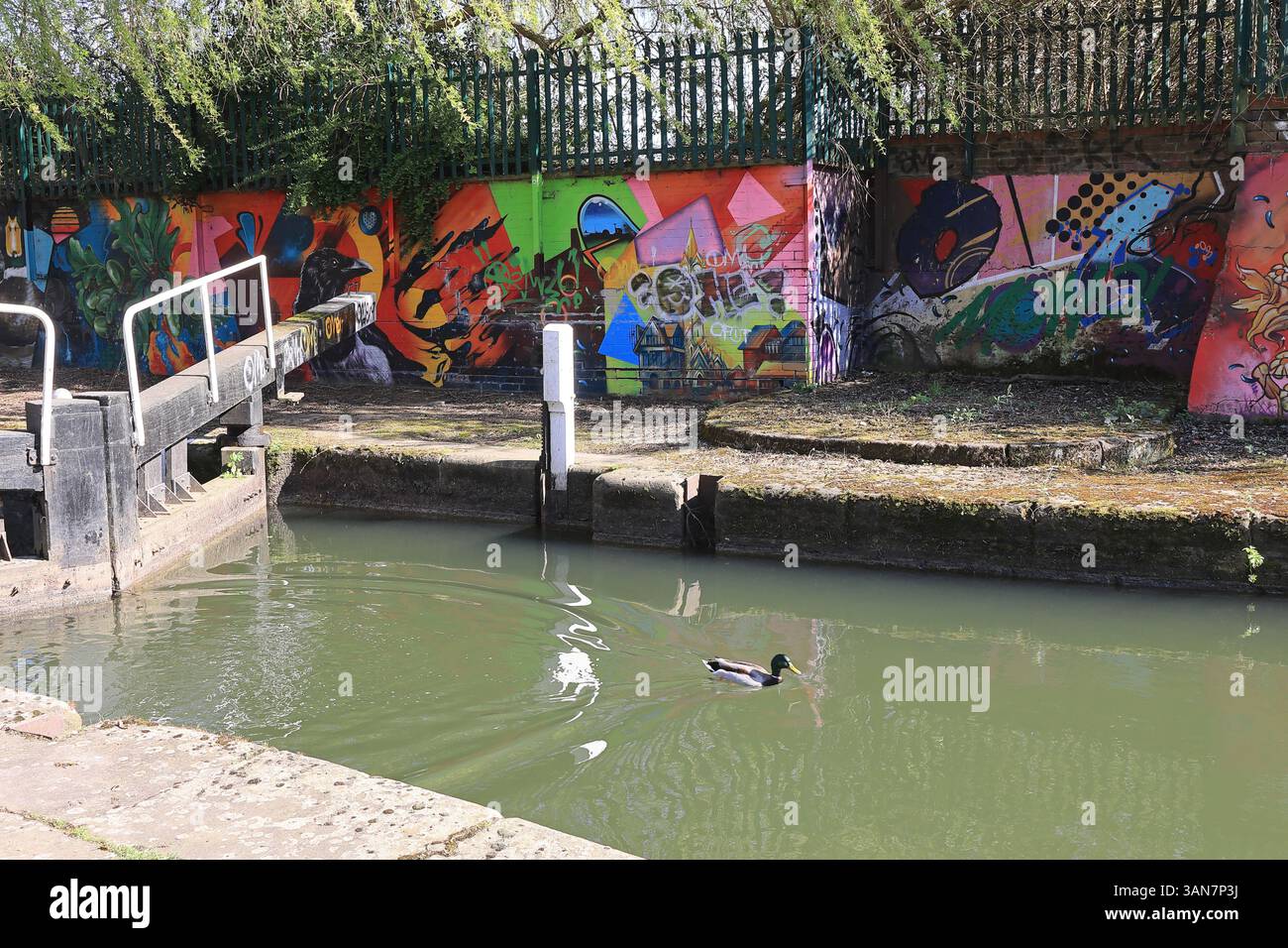 Lime Kiln Lock on the Grand Union Canal in Leicester, in spring ...
