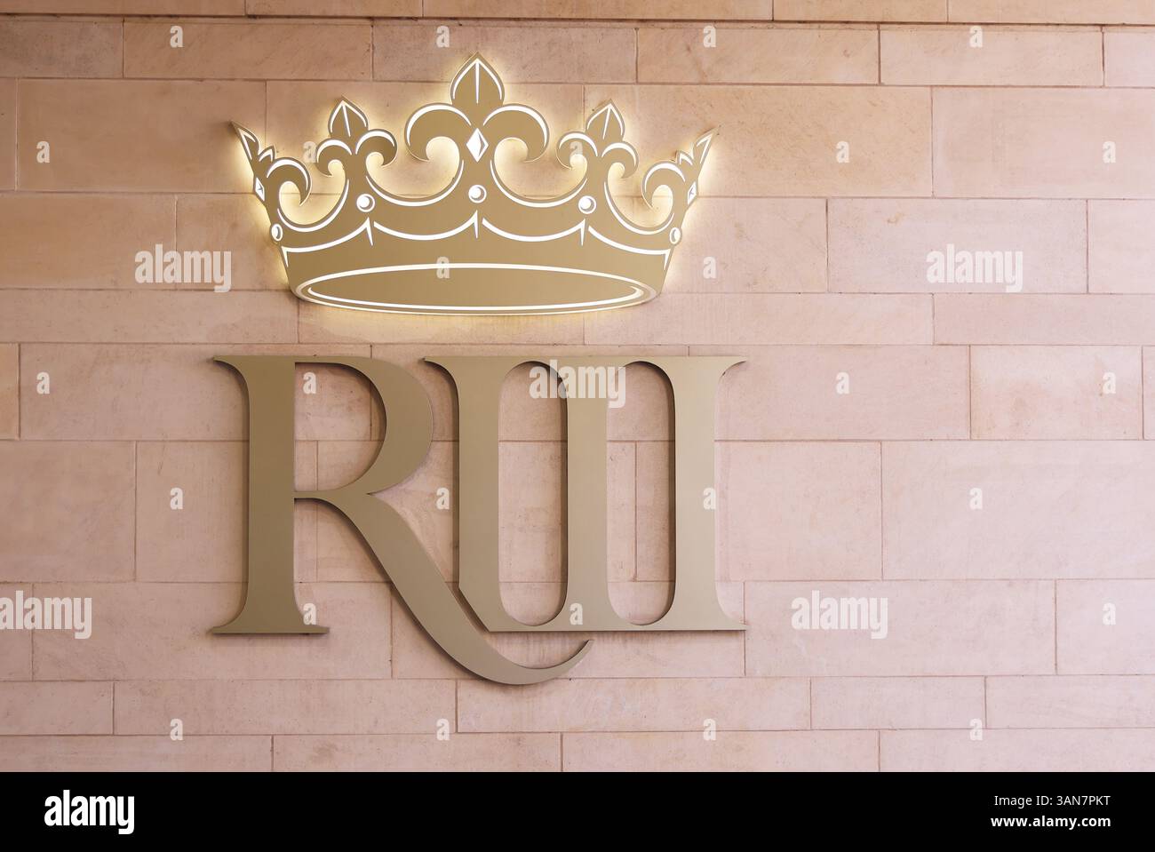 King Richard III visitor centre by the Cathedral, in Leicester, UK ...