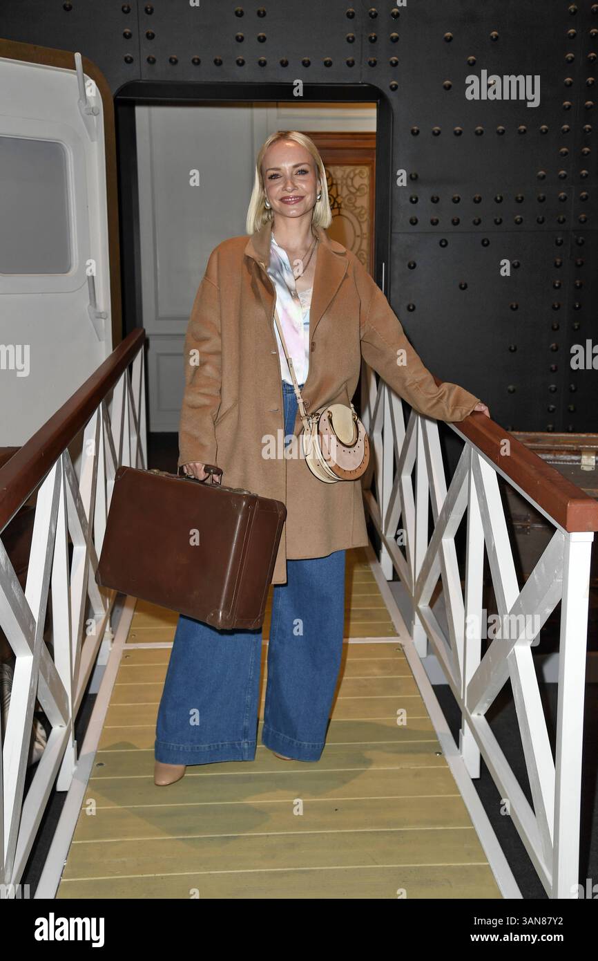 Janin Ullmann beim Opening Event zur TITANIC Ausstellung in Hamburg am ...