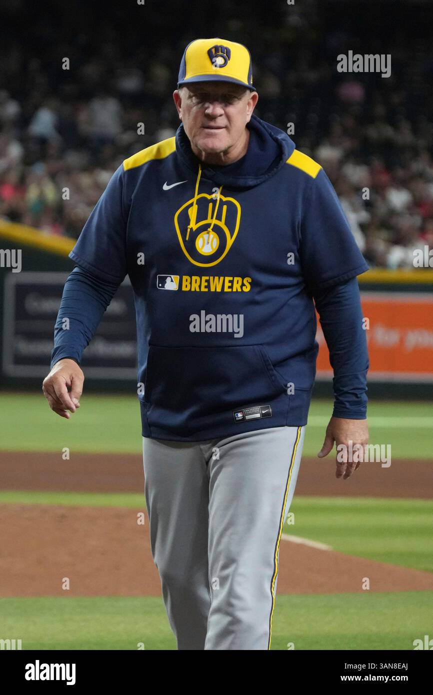 Milwaukee Brewers manager Pat Murphy (49) in the first inning during a ...