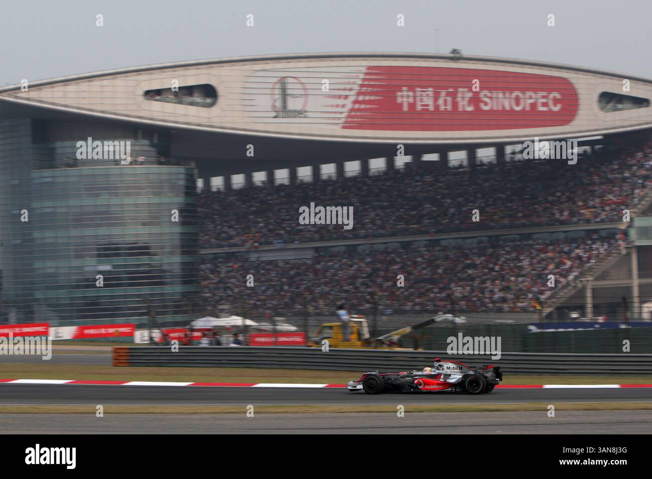 2008 chinese grand prix hamilton hi-res stock photography and images ...