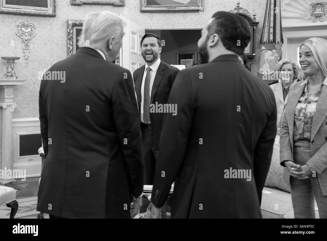 Nayib bukele and president trump Black and White Stock Photos & Images ...