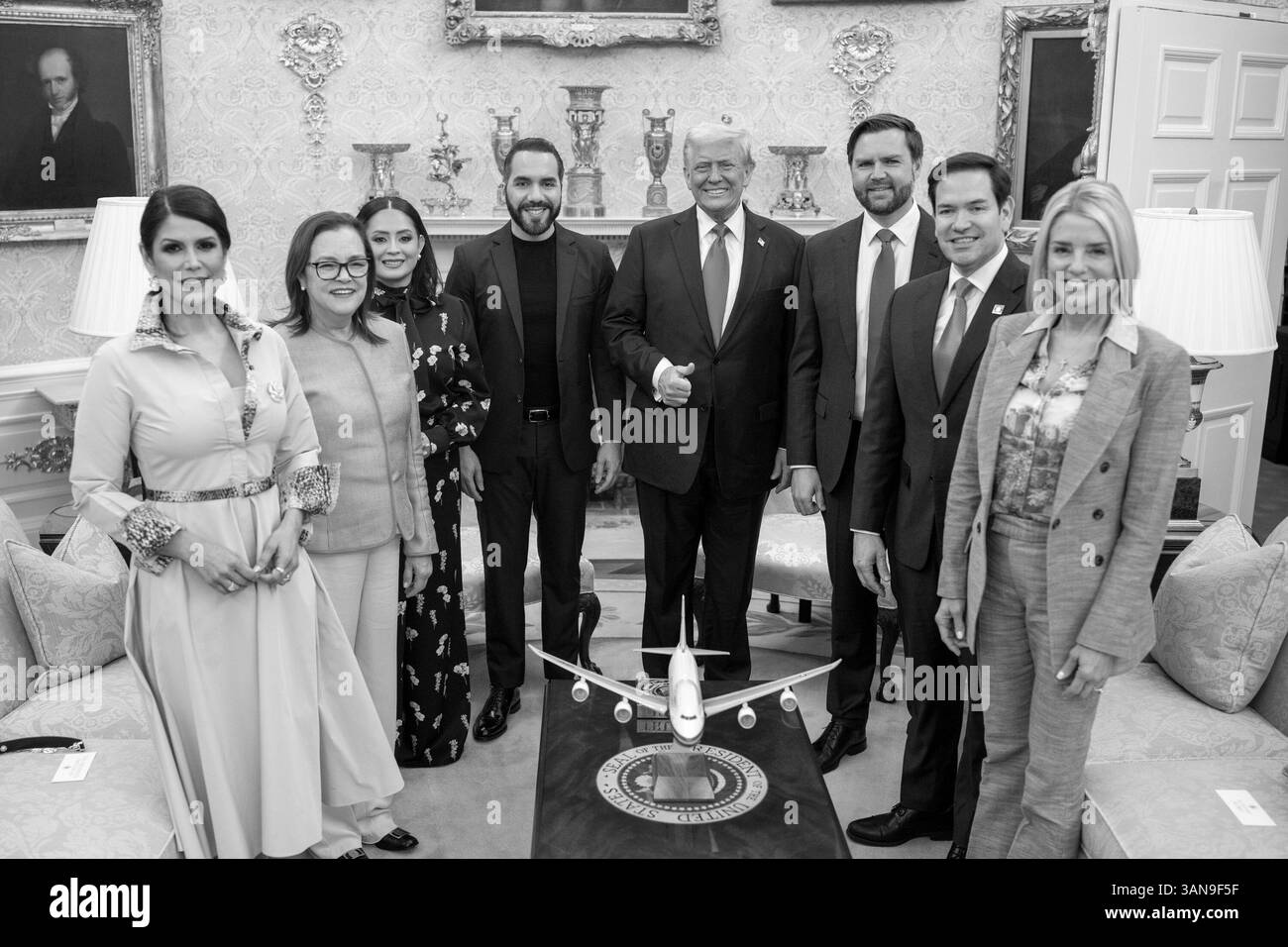 Nayib bukele and president trump Black and White Stock Photos & Images ...