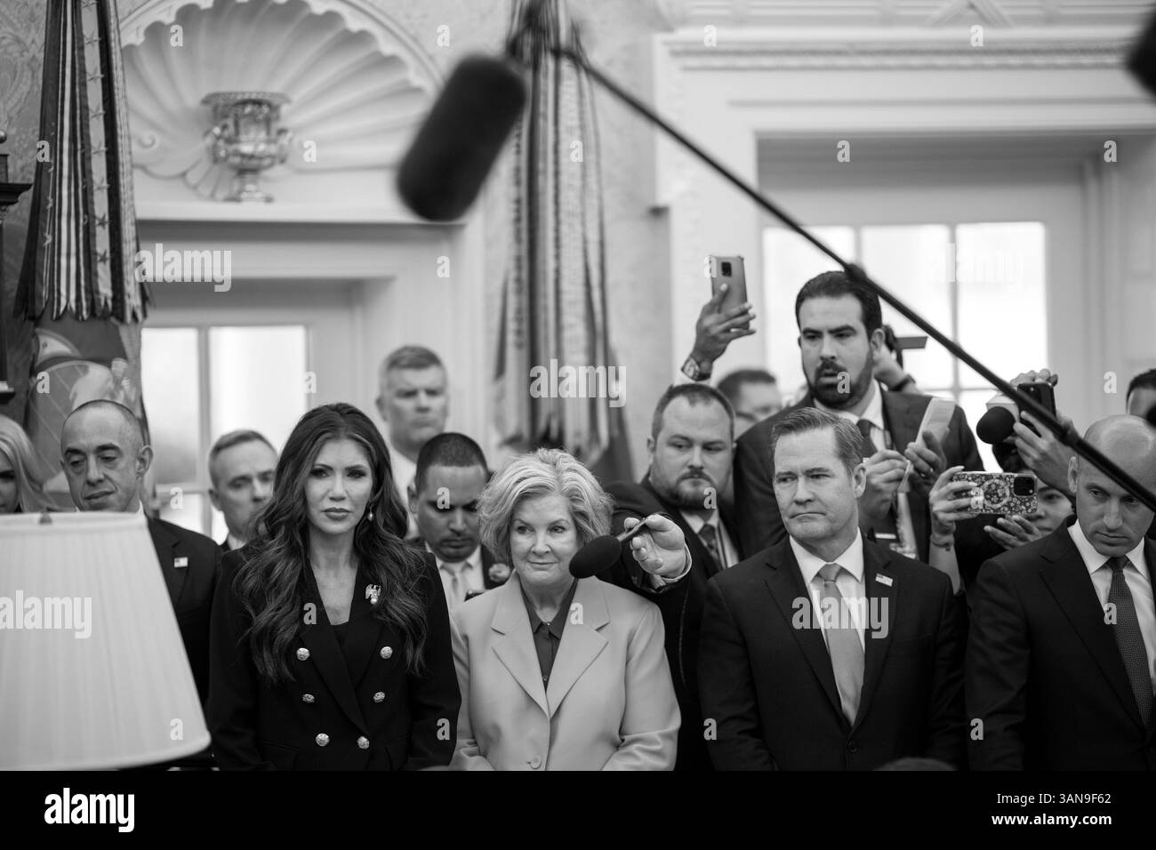 President Donald Trump hosts a bilateral meeting with President Nayib ...