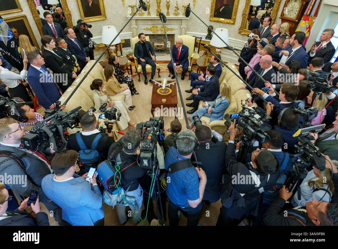 President Donald Trump hosts a bilateral meeting with President Nayib ...