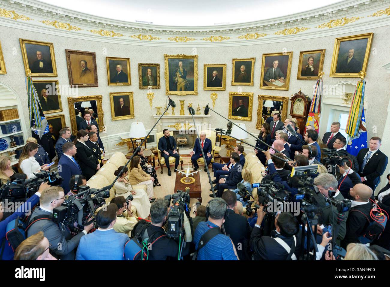 President Donald Trump hosts a bilateral meeting with President Nayib ...